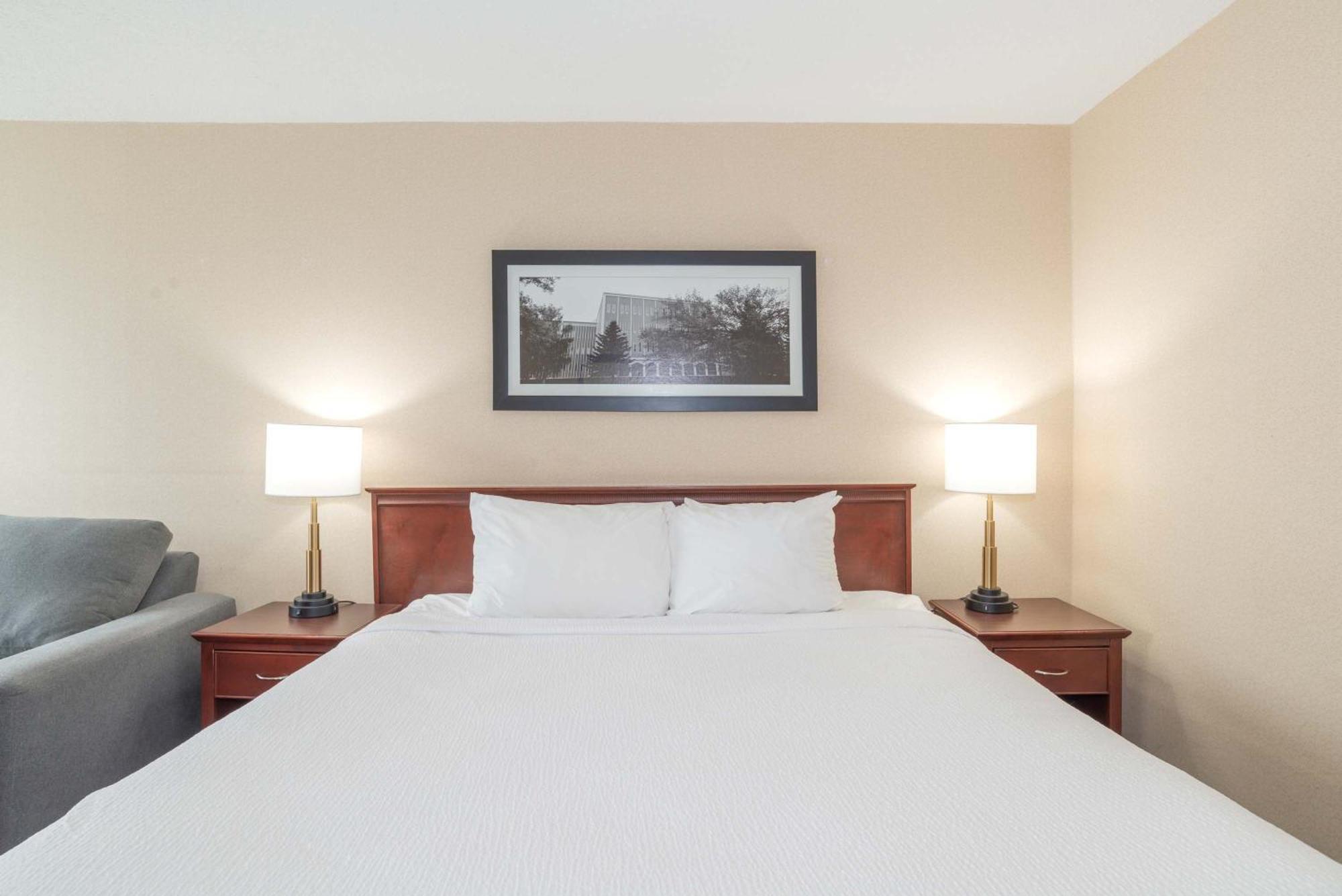 SANDMAN HOTEL LETHBRIDGE | ⋆⋆⋆ | CANADA | SEASON DEALS FROM $77