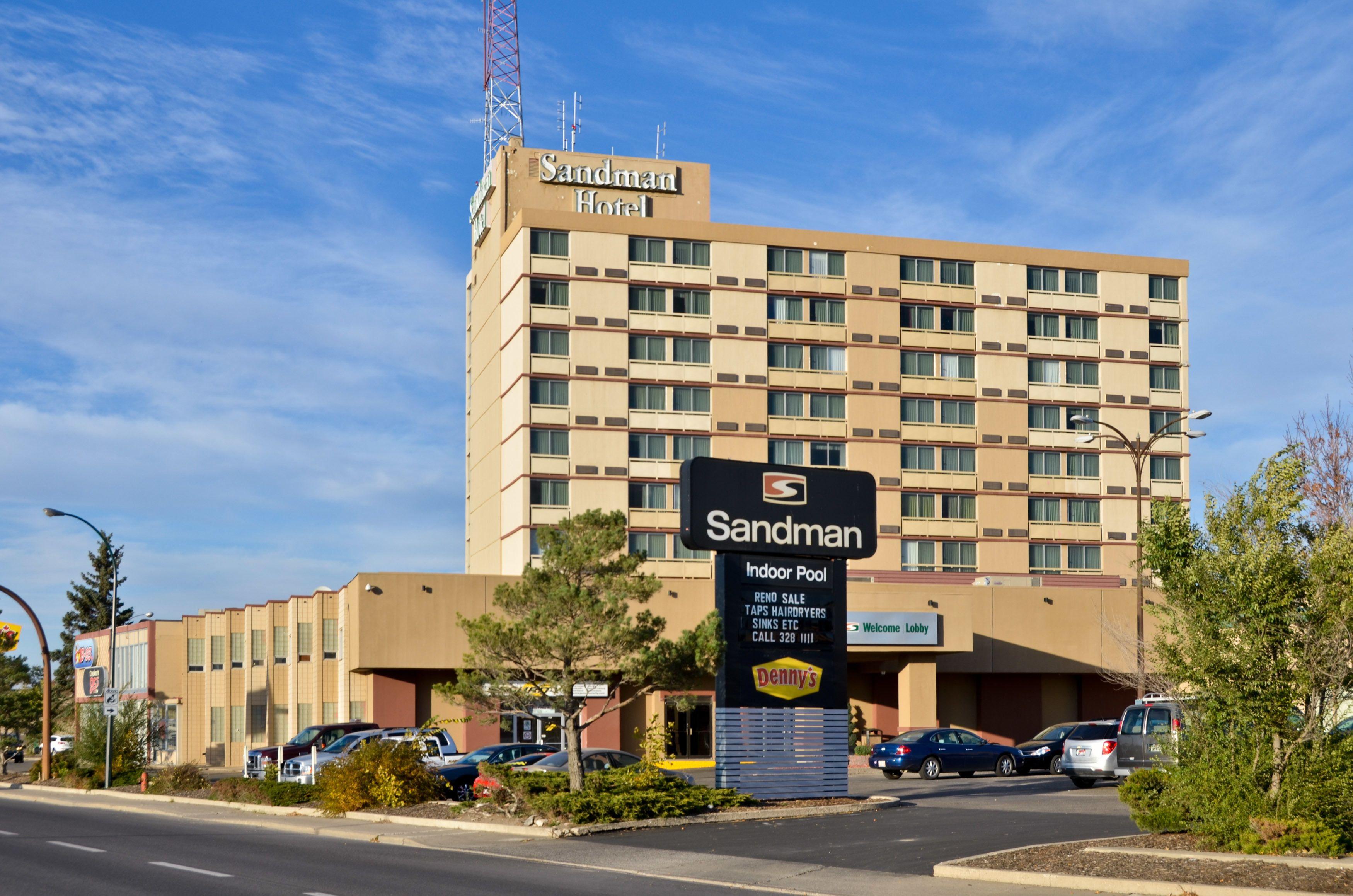 SANDMAN HOTEL LETHBRIDGE | ⋆⋆⋆ | CANADA | SEASON DEALS FROM $77