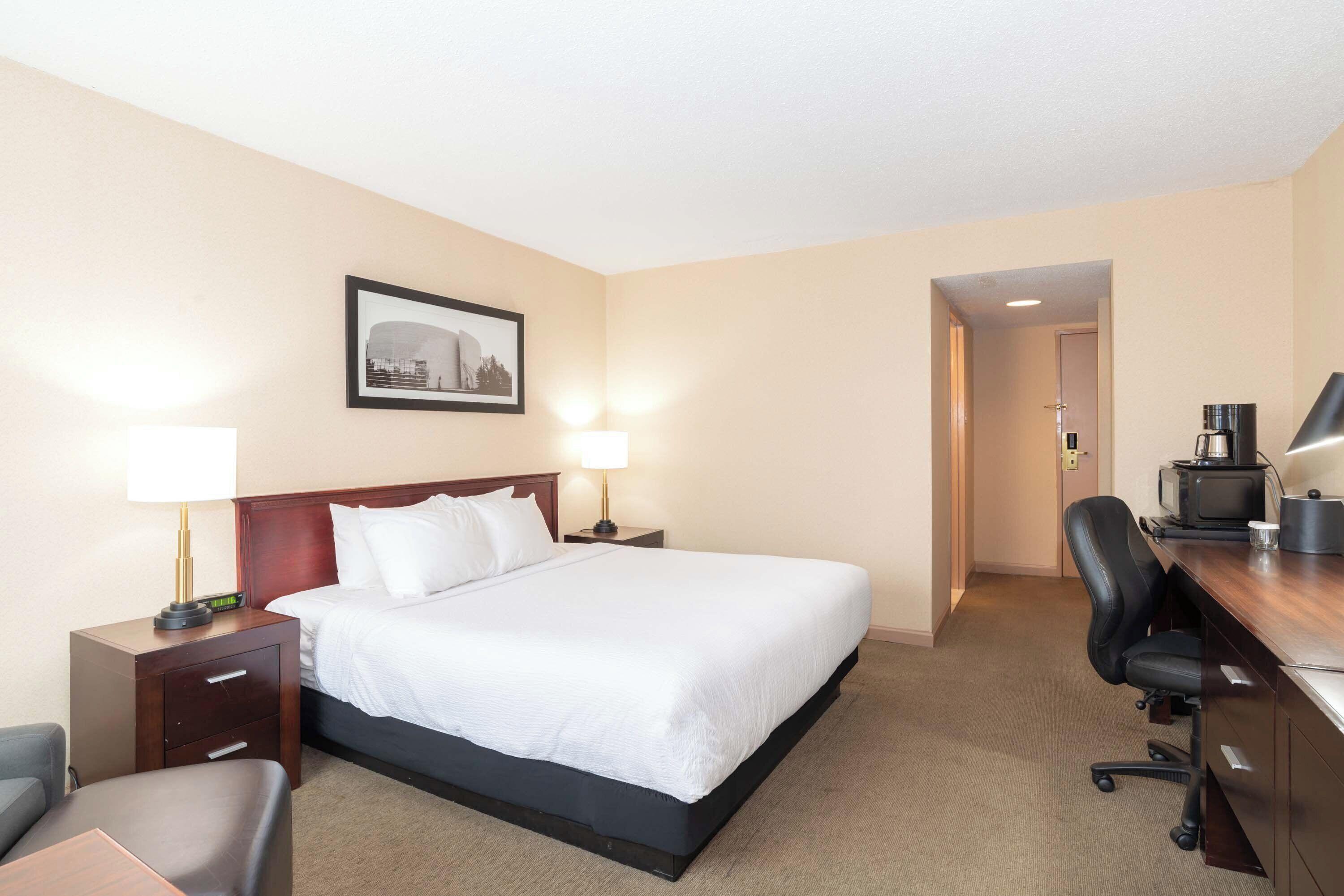SANDMAN HOTEL LETHBRIDGE | ⋆⋆⋆ | CANADA | SEASON DEALS FROM $77
