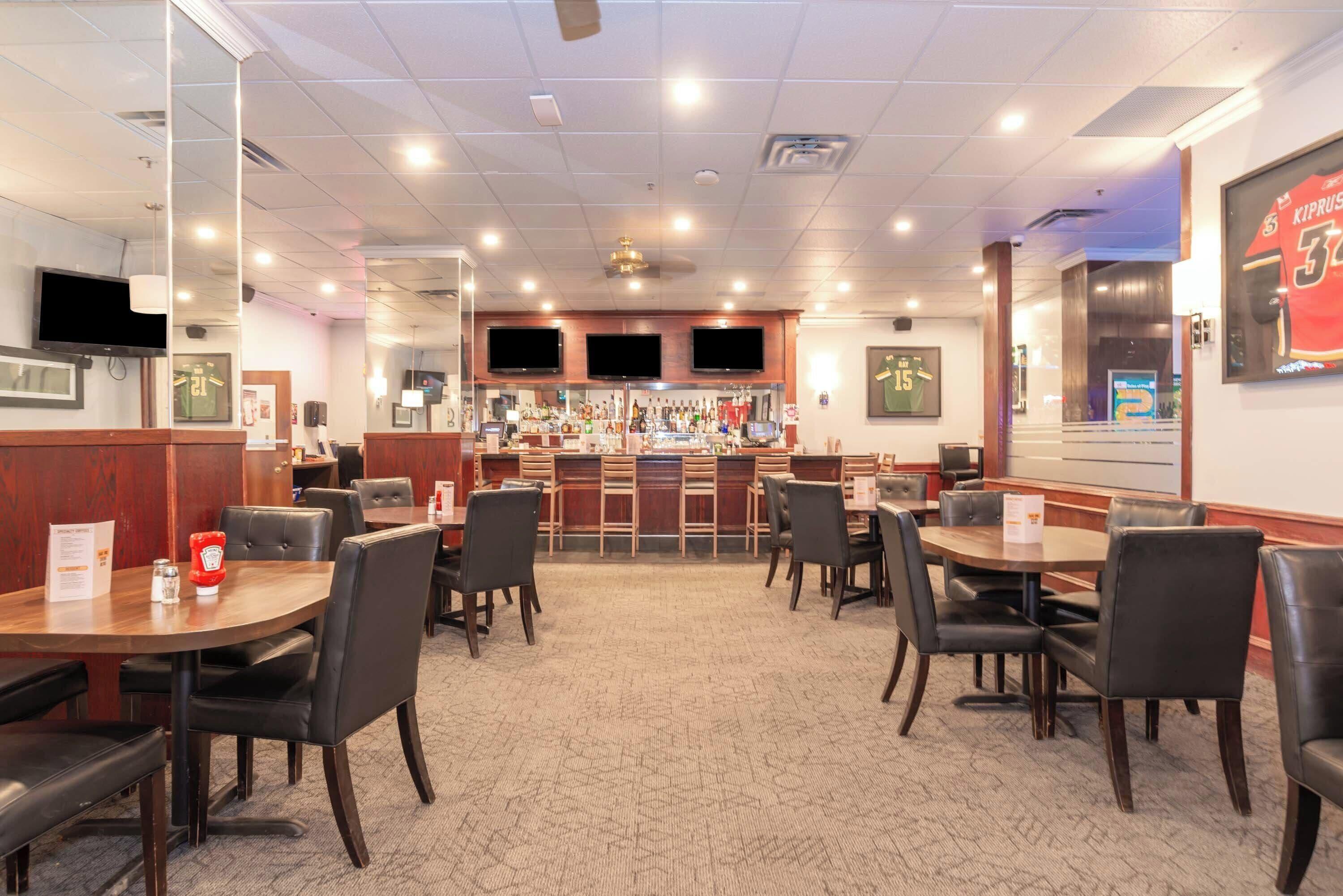 SANDMAN HOTEL LETHBRIDGE | ⋆⋆⋆ | CANADA | SEASON DEALS FROM $77
